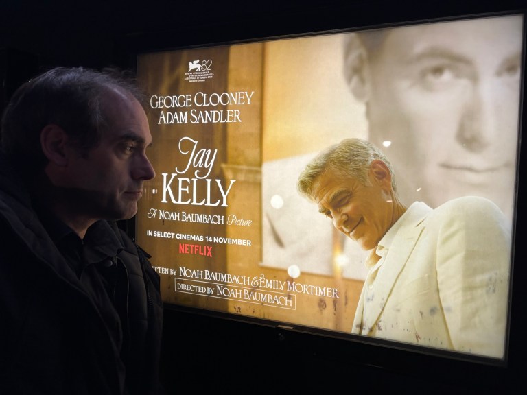 Jay Kelly (Noah Baumbach, 2025) – Chris Deacy